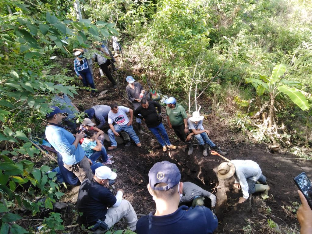 Continúa la exhumación de víctimas de la masacre del Río Sumpul en Concepción Quezaltepeque ...
